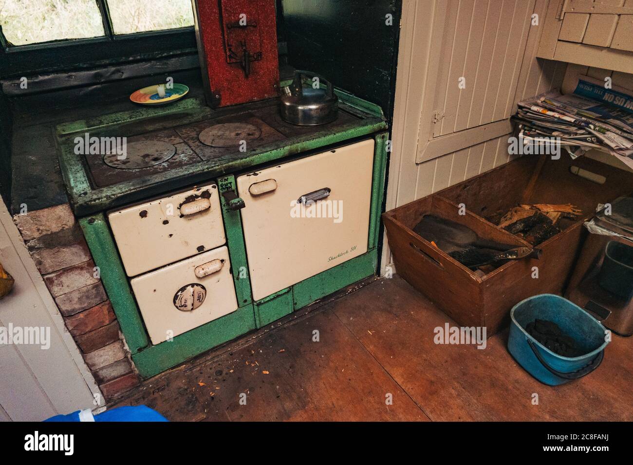 Une gamme de charbon Shacklock 501 originale / poêle à bois installé ...