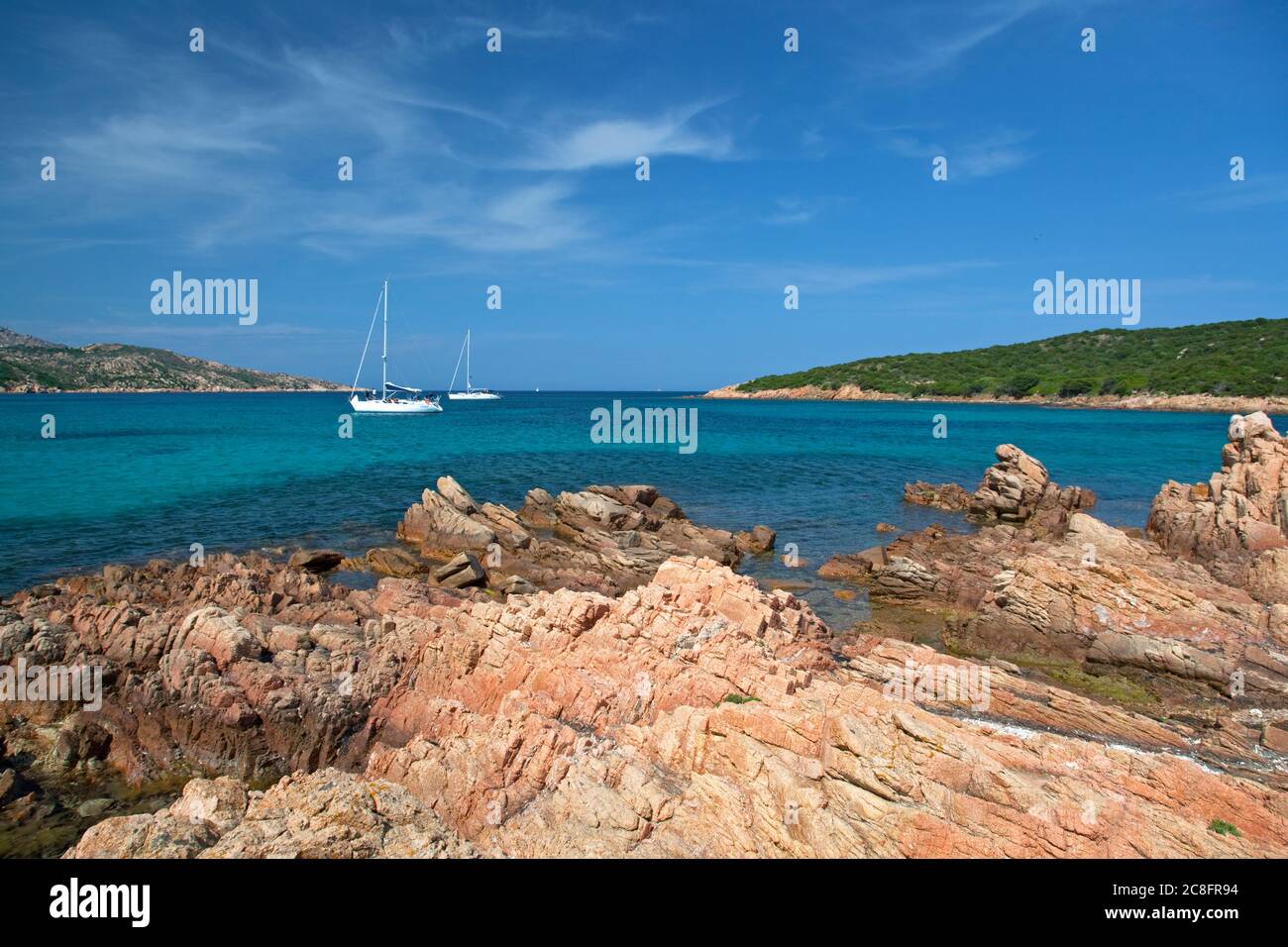 Plage dans la cala portese Banque de photographies et d’images à haute ...