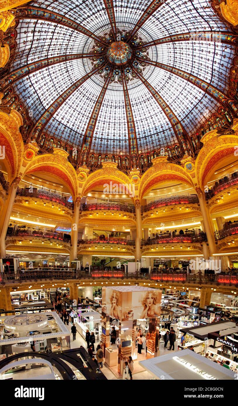 Grand magasin parisien galeries lafayette Banque de photographies et d ...