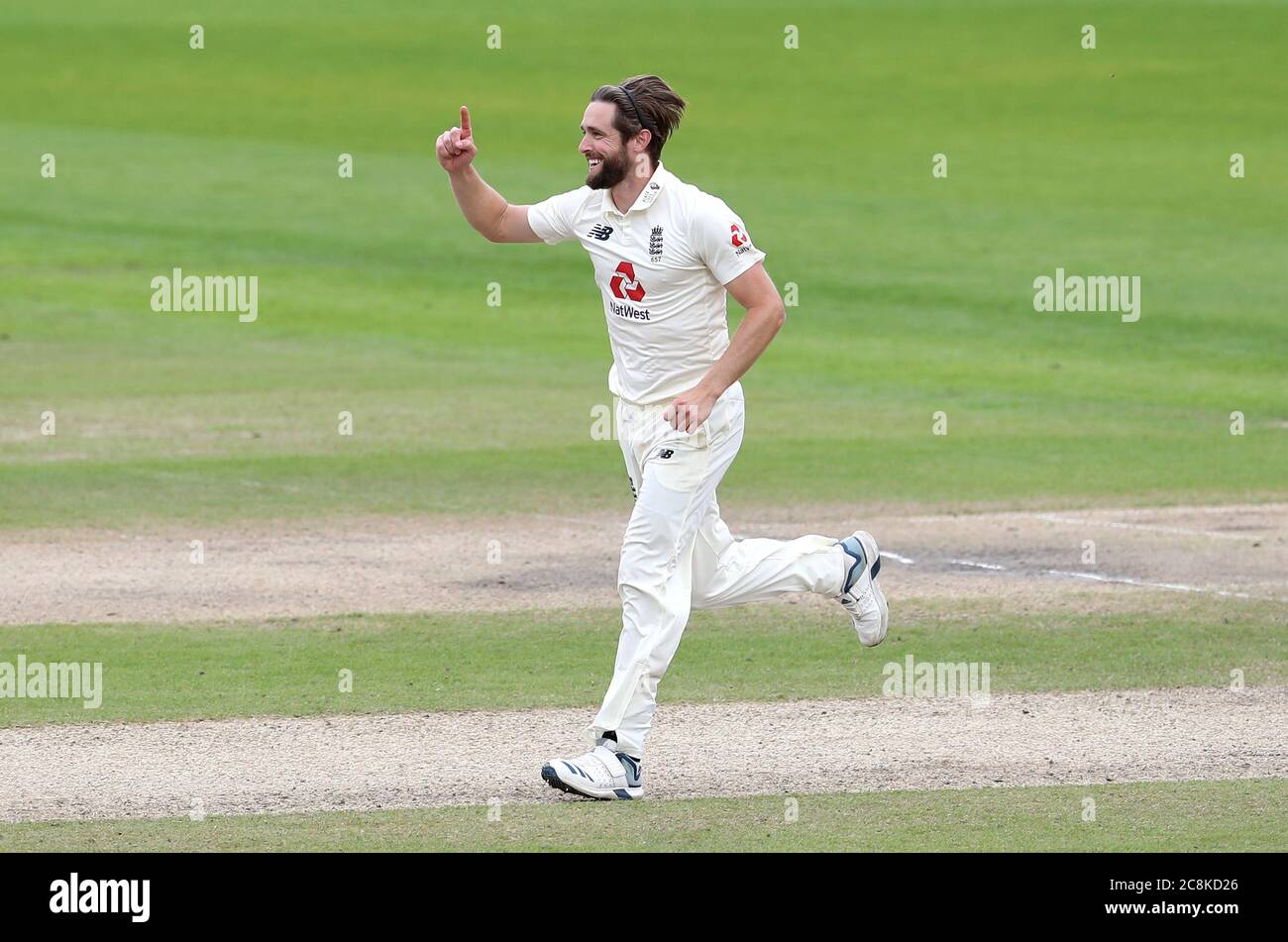 Chris Woakes, en Angleterre, célèbre la prise de la porte de Jermaine ...