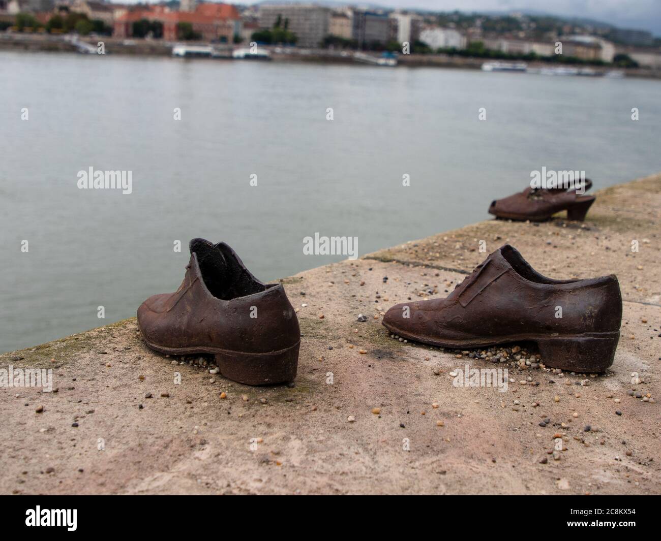 Budapest danube shoes statue Banque de photographies et d’images à ...