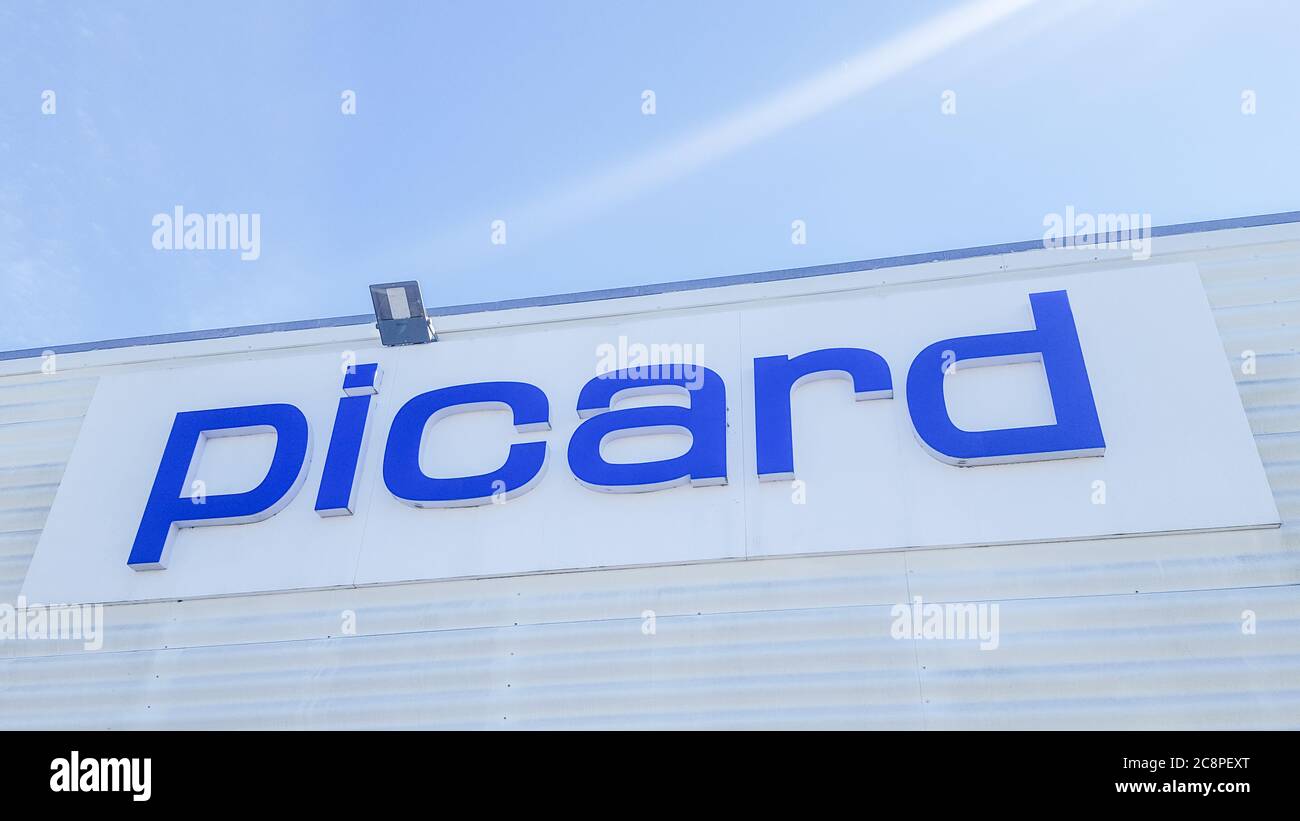 Bordeaux , Aquitaine / France - 07 22 2020 : Picard texte logo signe ...