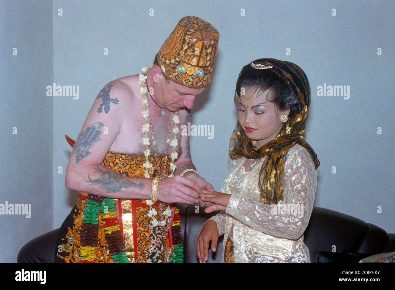 Mariage traditionnel javanais Banque de photographies et d’images à ...