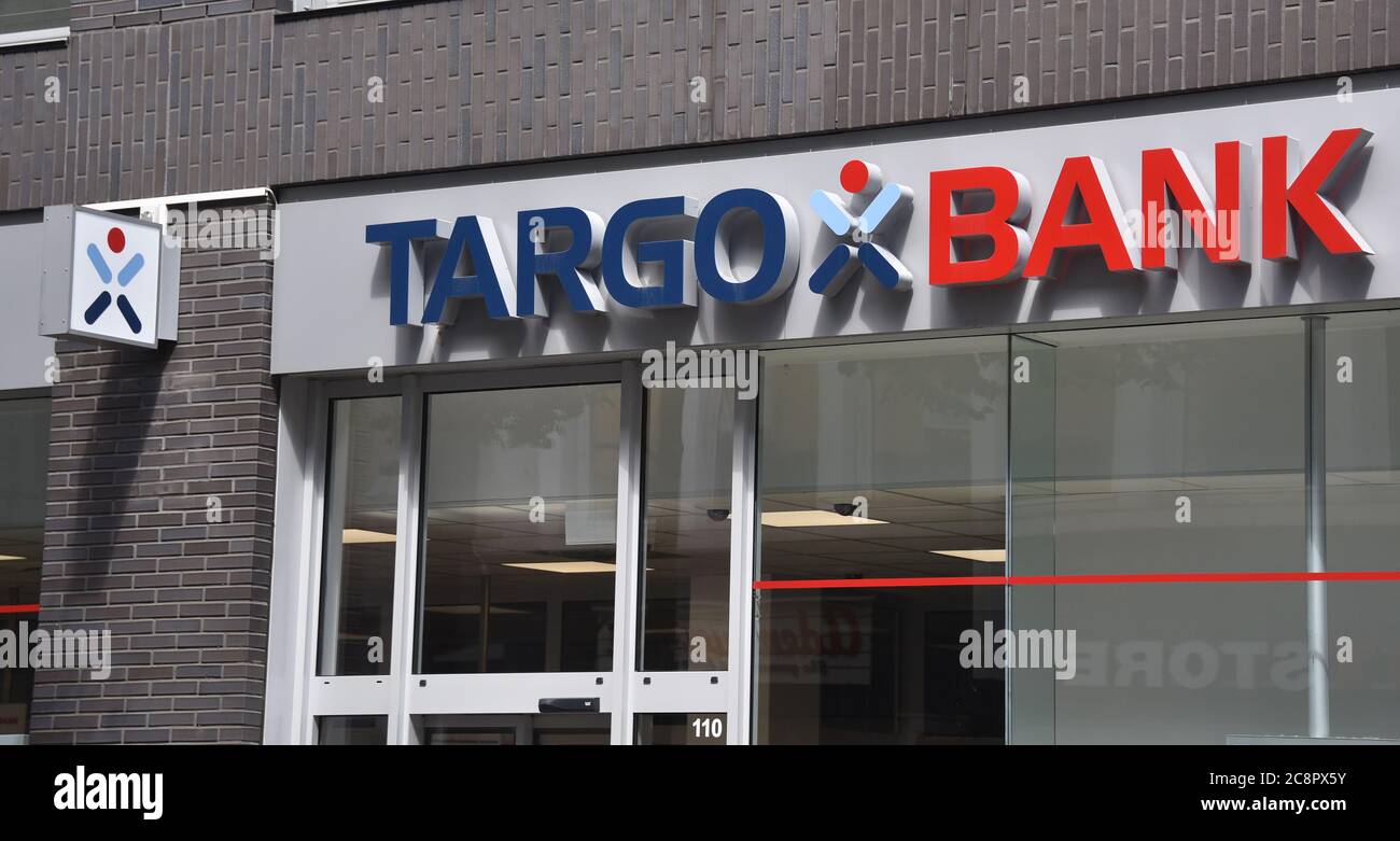 Targo bank logo Banque de photographies et d’images à haute résolution ...