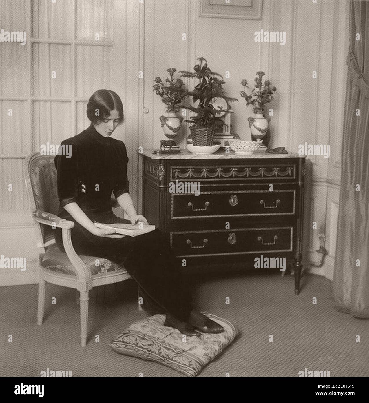 Cléo de mérode old Banque de photographies et d’images à haute ...