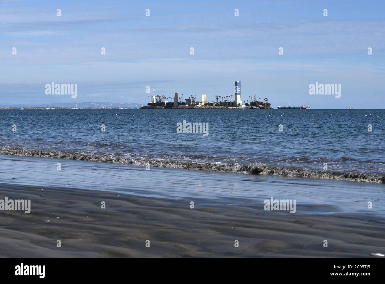 Long beach pollution waste Banque de photographies et d’images à haute ...