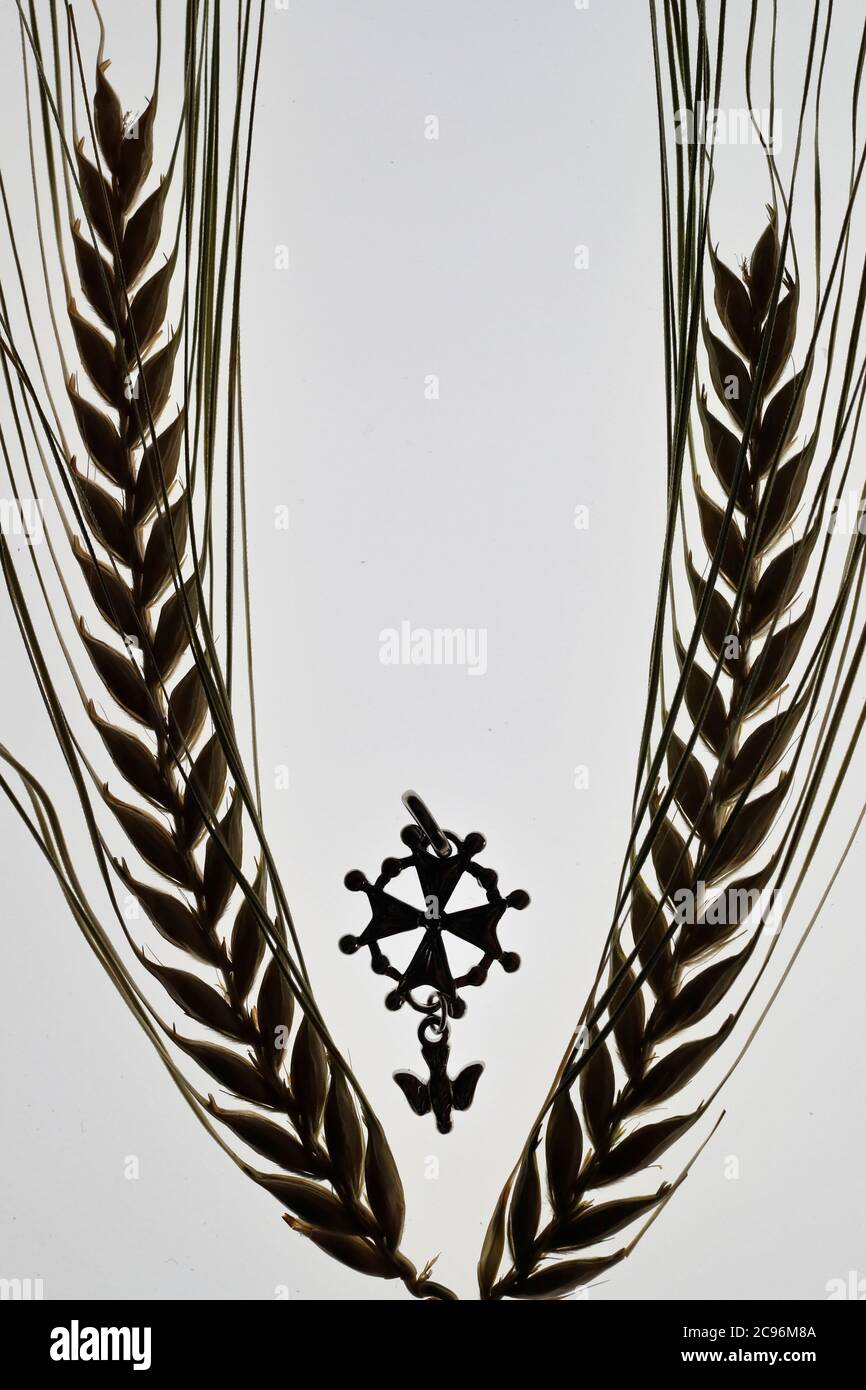 Croix protestante Banque de photographies et d’images à haute ...