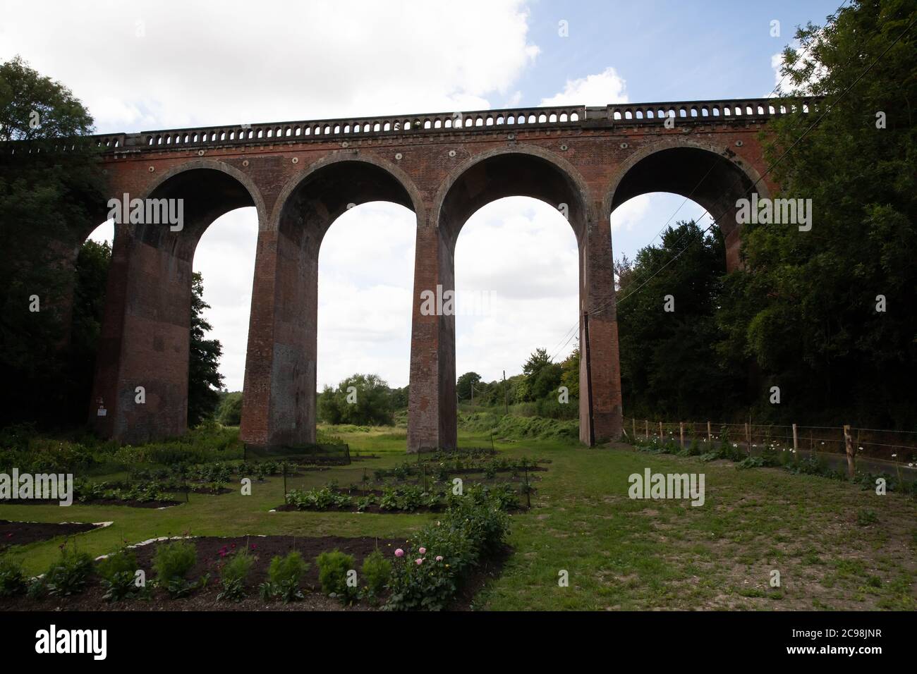 Viaduc en brique rouge Banque de photographies et d’images à haute ...