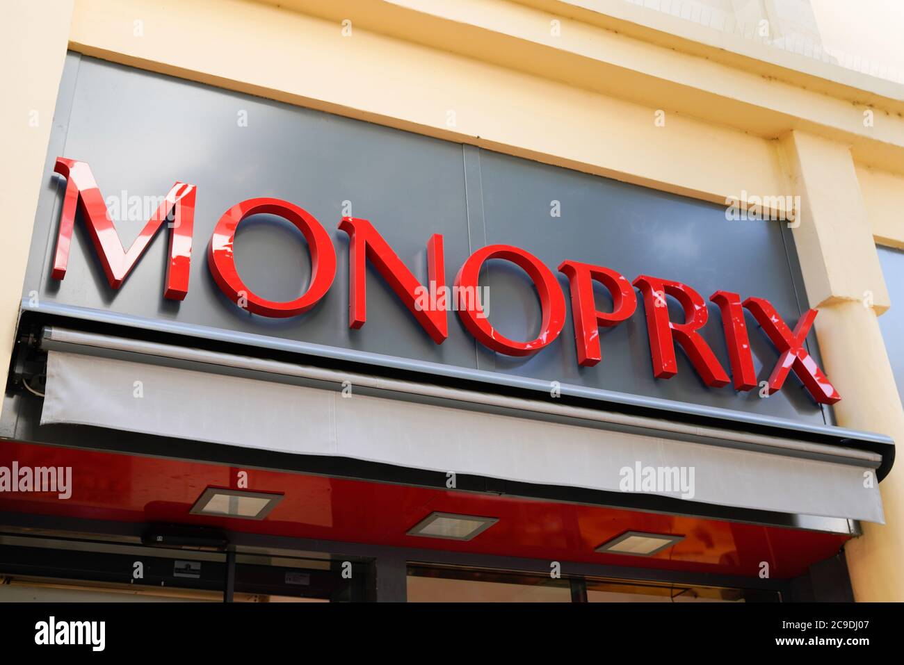 Logo monoprix Banque de photographies et d’images à haute résolution ...