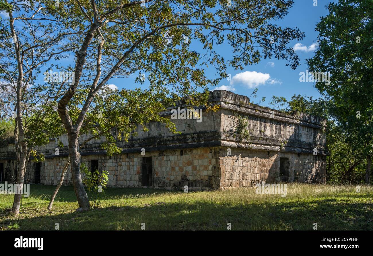 Akab Dzib est considéré comme une ancienne résidence royale dans les ...