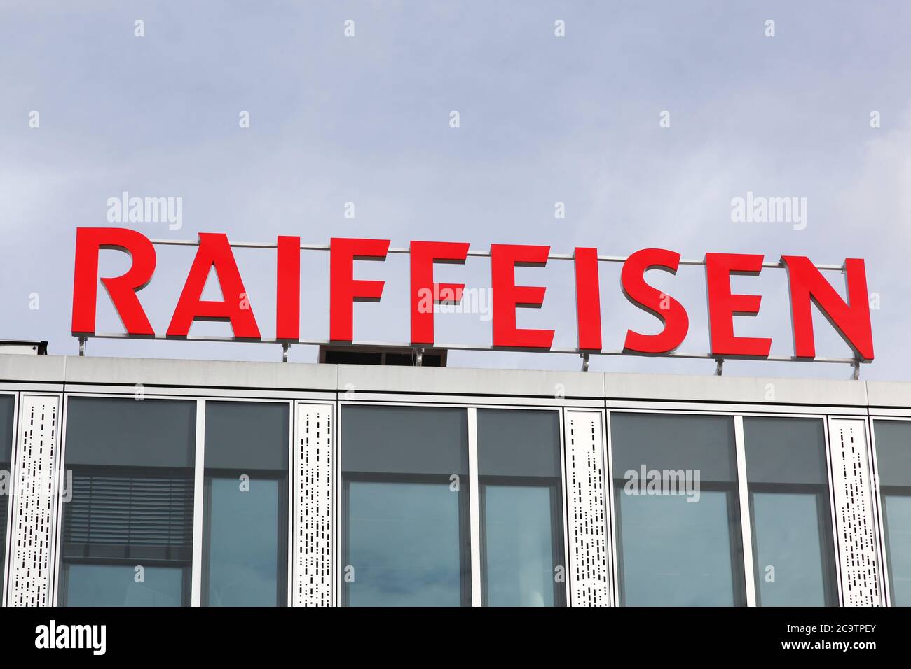 Raiffeisen bank building Banque de photographies et d’images à haute ...