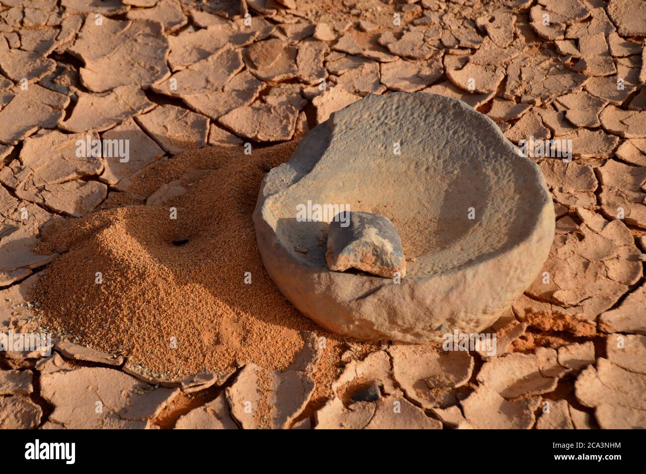 Mortier en pierre néolithique Banque de photographies et d’images à ...
