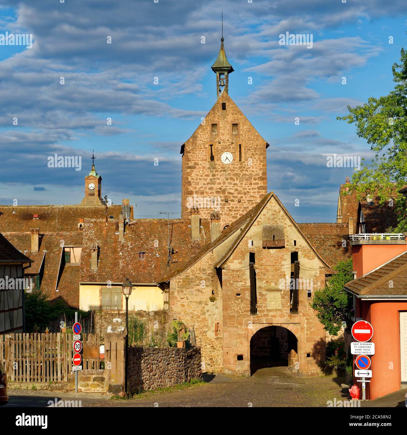 La France, Haut Rhin, Alsace Route des Vins, Riquewihr village ...