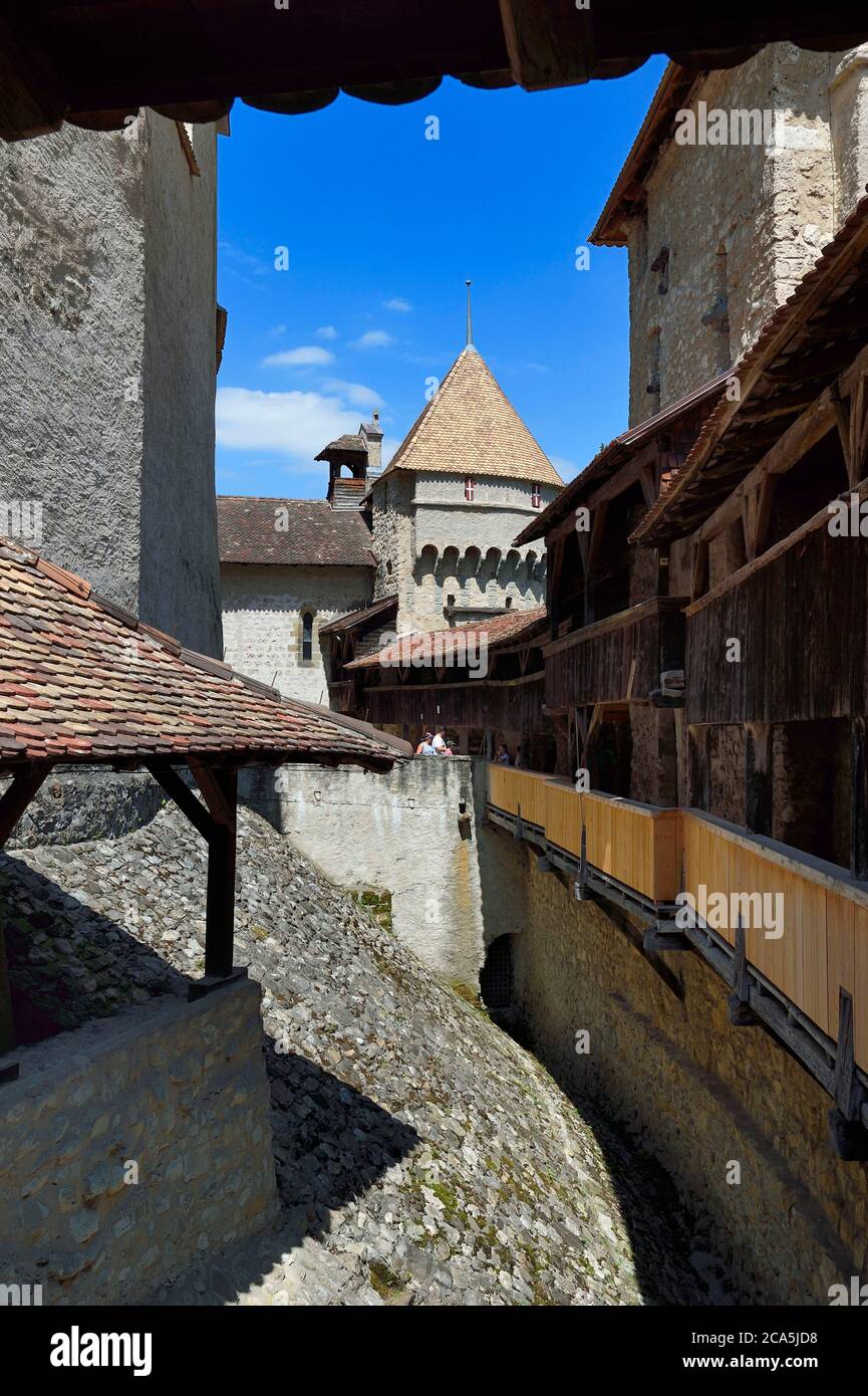 Suisse, canton de Vaud, Veytaux, château de Chillon sur les rives du ...