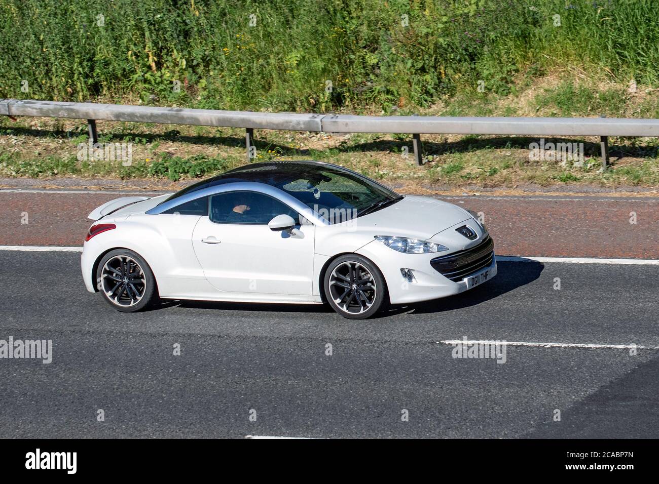 Peugeot rcz voitures blanches Banque de photographies et d’images à haute résolution - Alamy