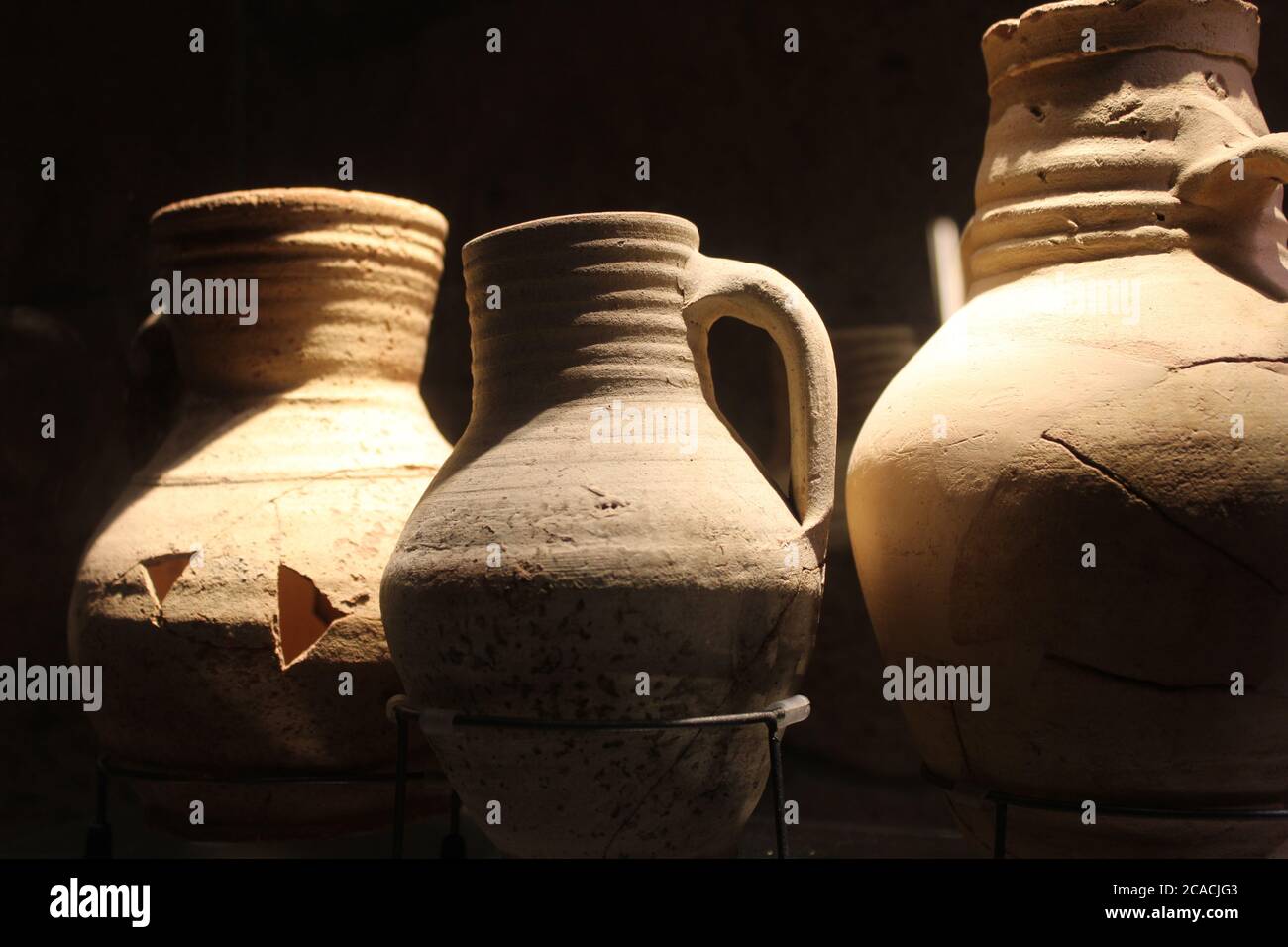Philistine pottery Banque de photographies et d’images à haute ...