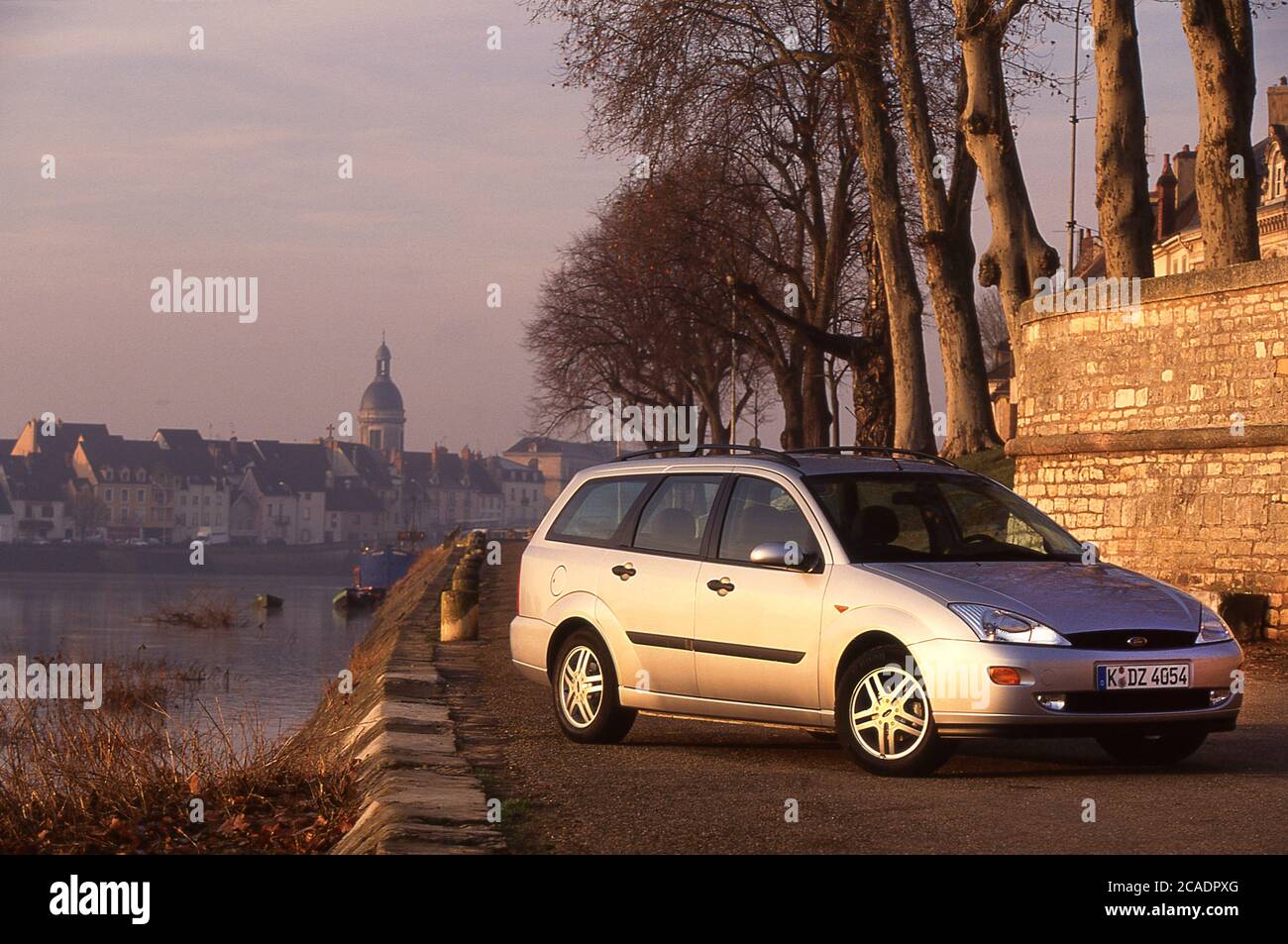1998 ford focus Banque de photographies et d’images à haute résolution ...
