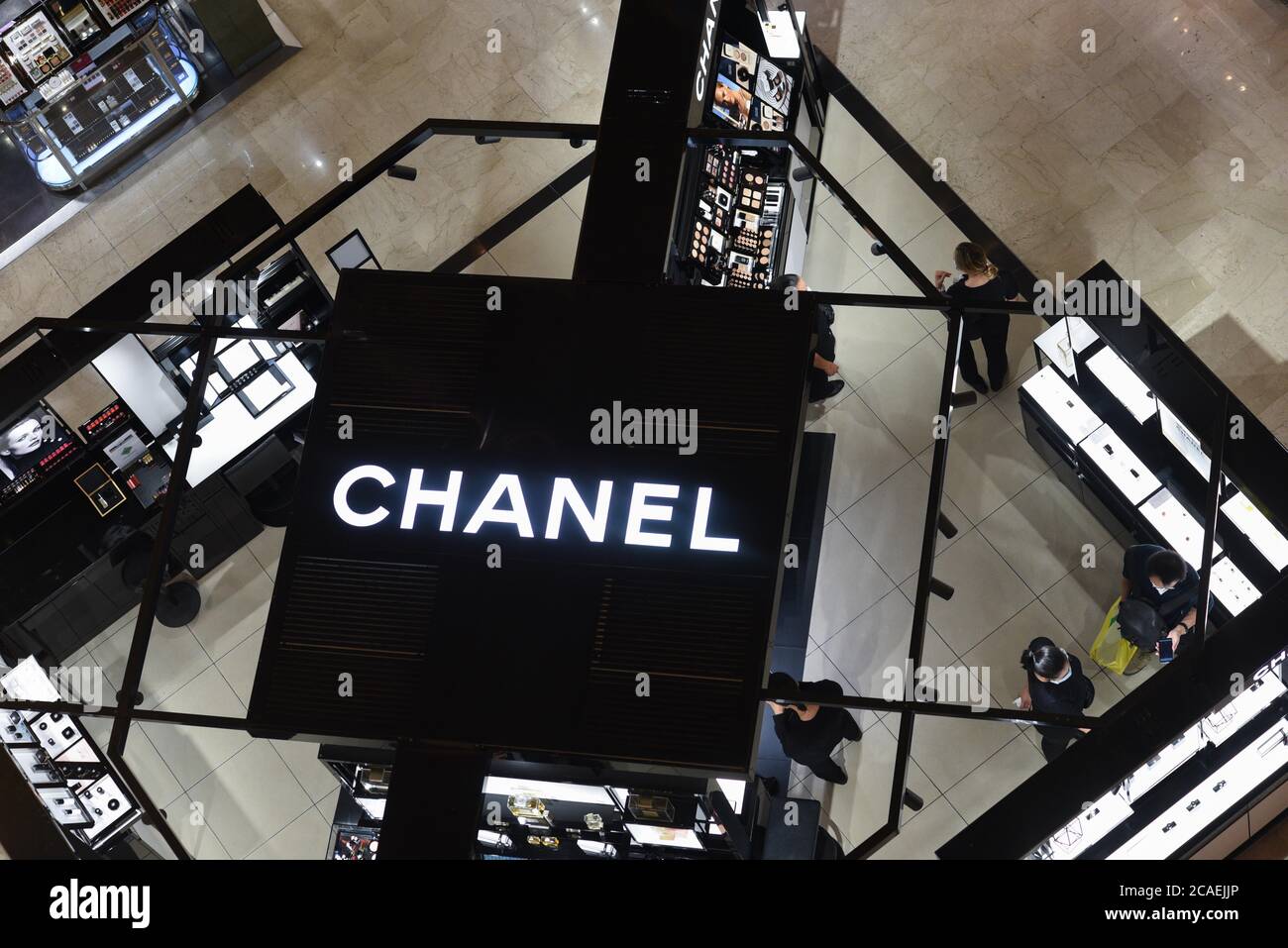 Stand chanel Banque de photographies et d’images à haute résolution - Alamy