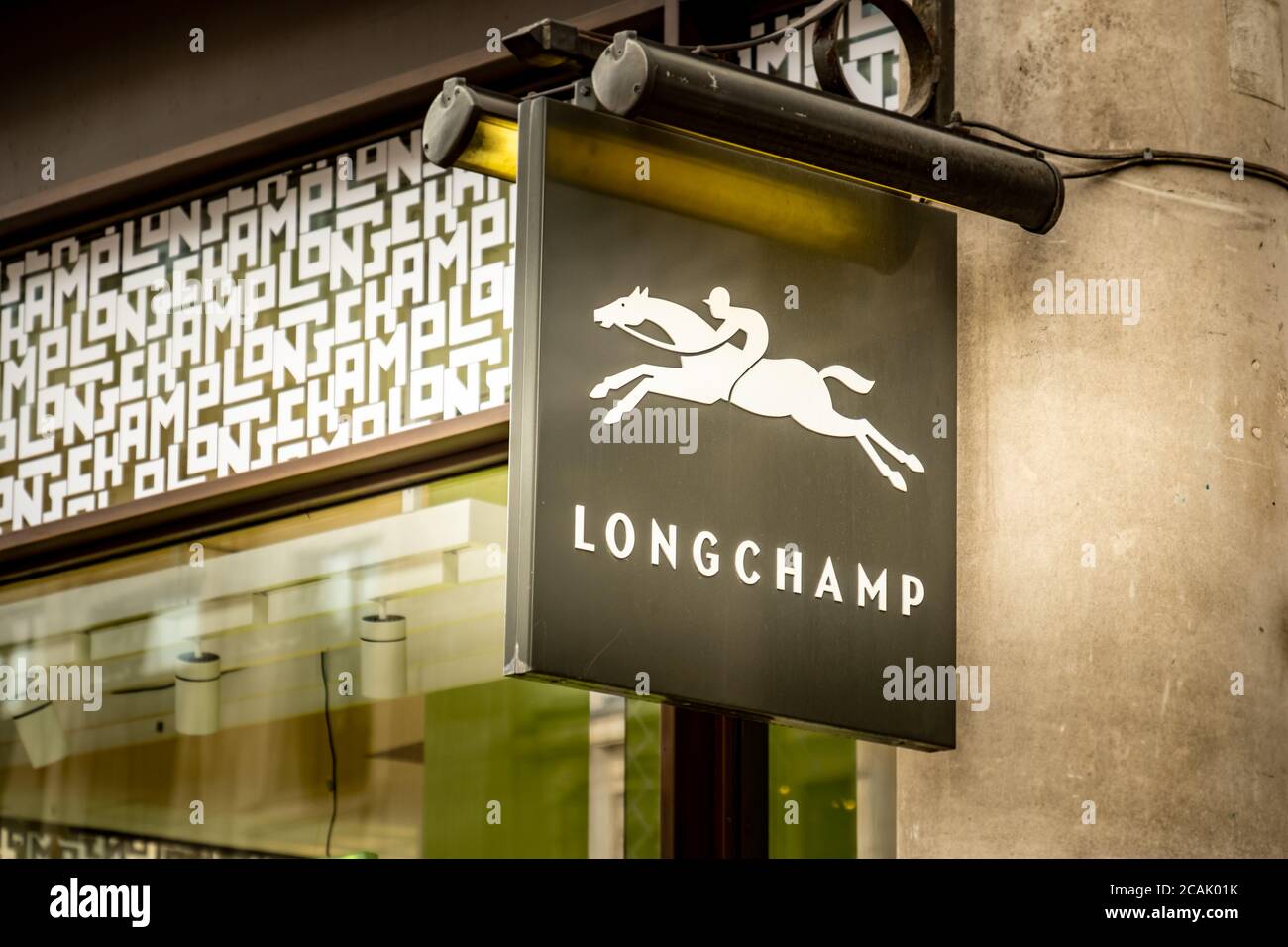 Logo longchamp Banque de photographies et d’images à haute résolution ...