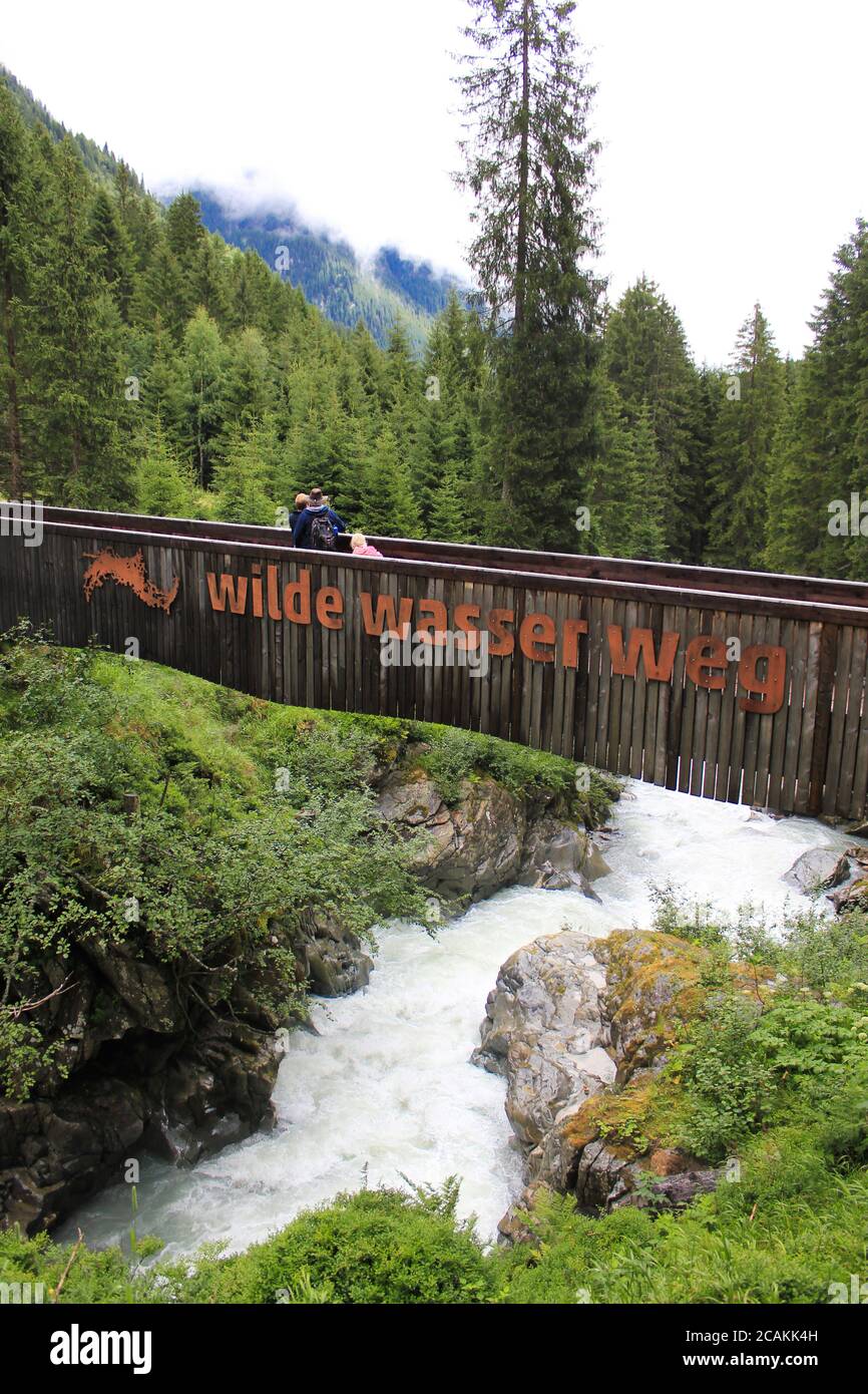 Zillertal bridge Banque de photographies et d’images à haute résolution ...