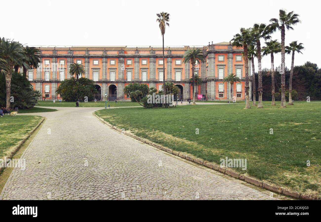 Musée national de Capodimonte dans le Palais Royal est un Point de ...