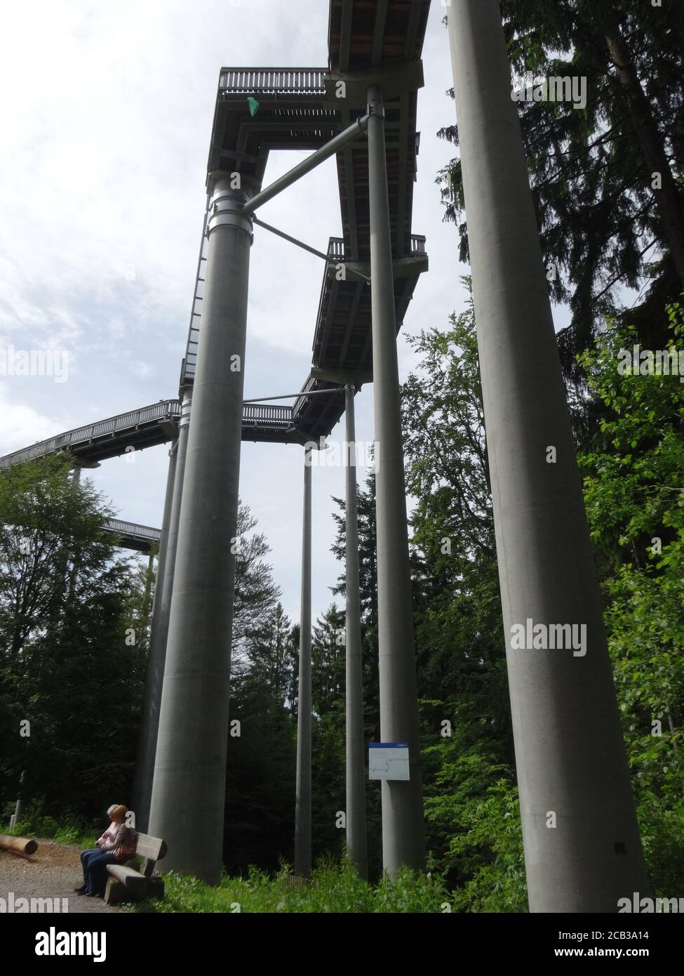 Pont de poutre caisson en acier Banque de photographies et d’images à ...