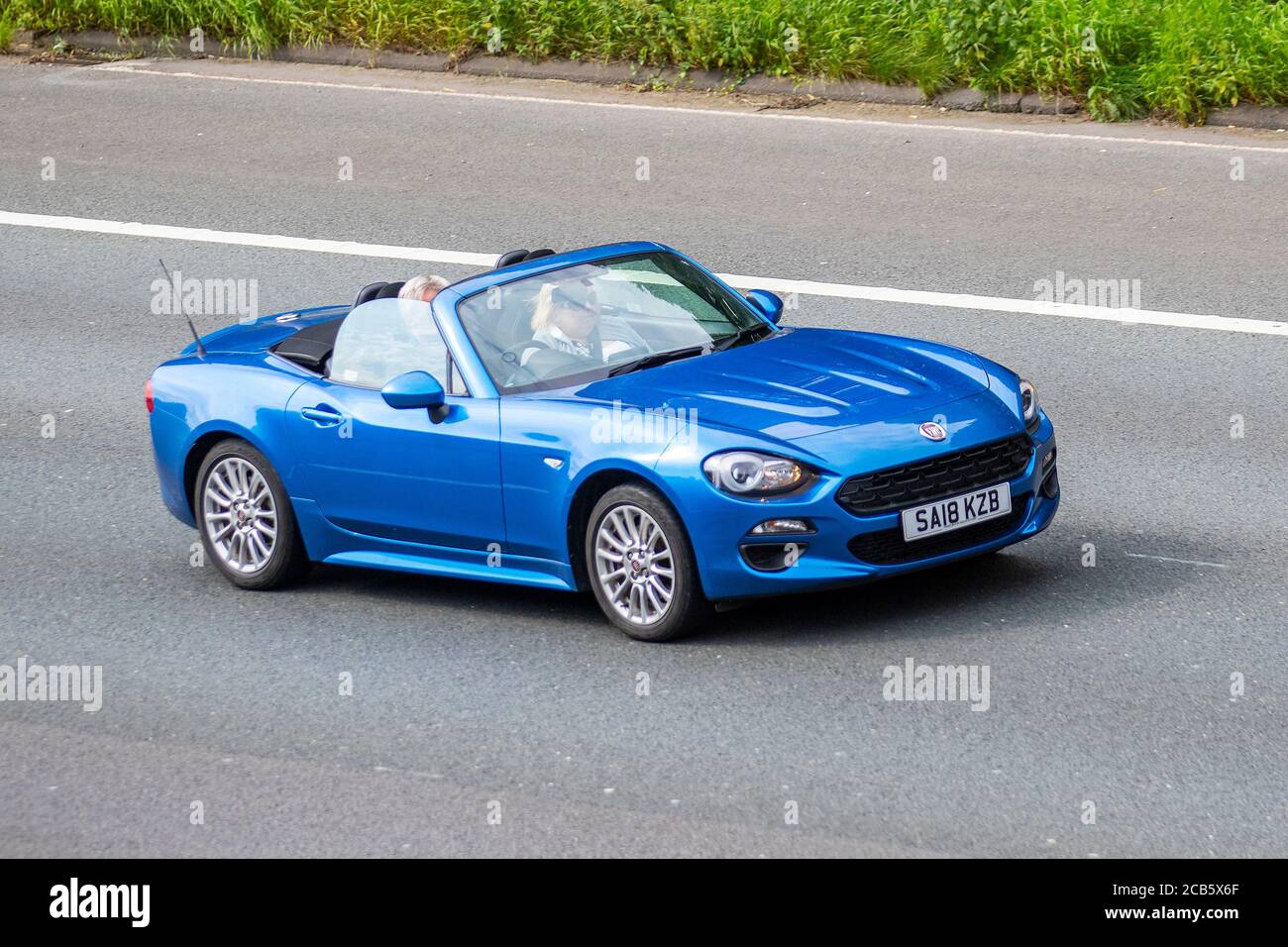 Fiat 124 spider Banque de photographies et d’images à haute résolution ...