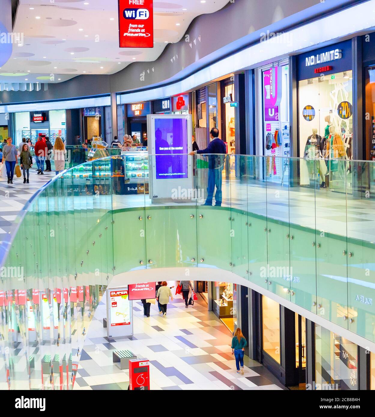 Paphos shopping centre Banque de photographies et d’images à haute ...