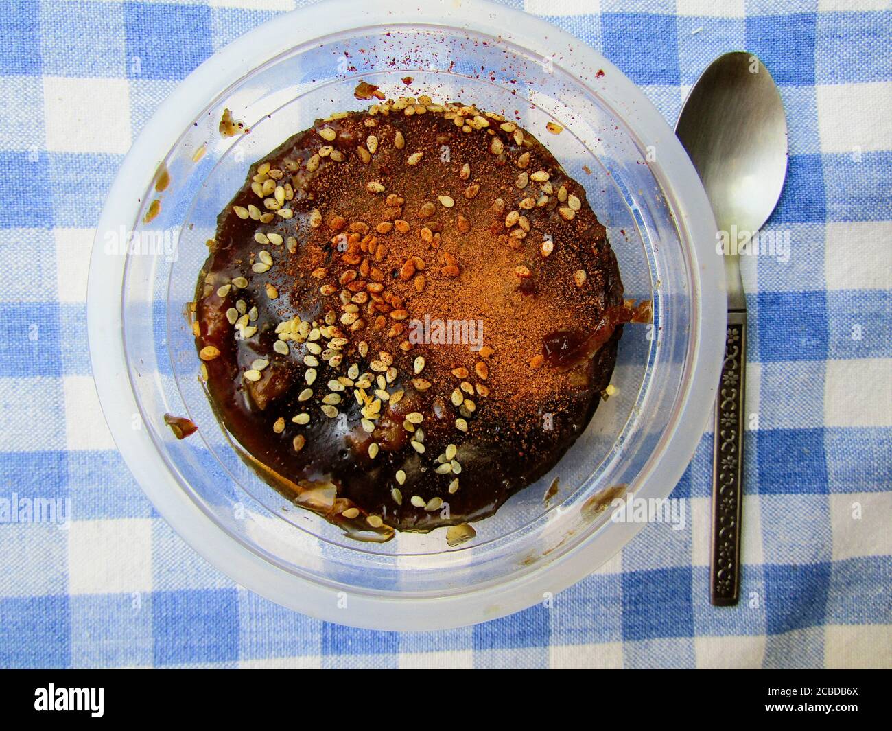 Dessert grec traditionnel au jus de raisin Moustalevia Photo Stock - Alamy