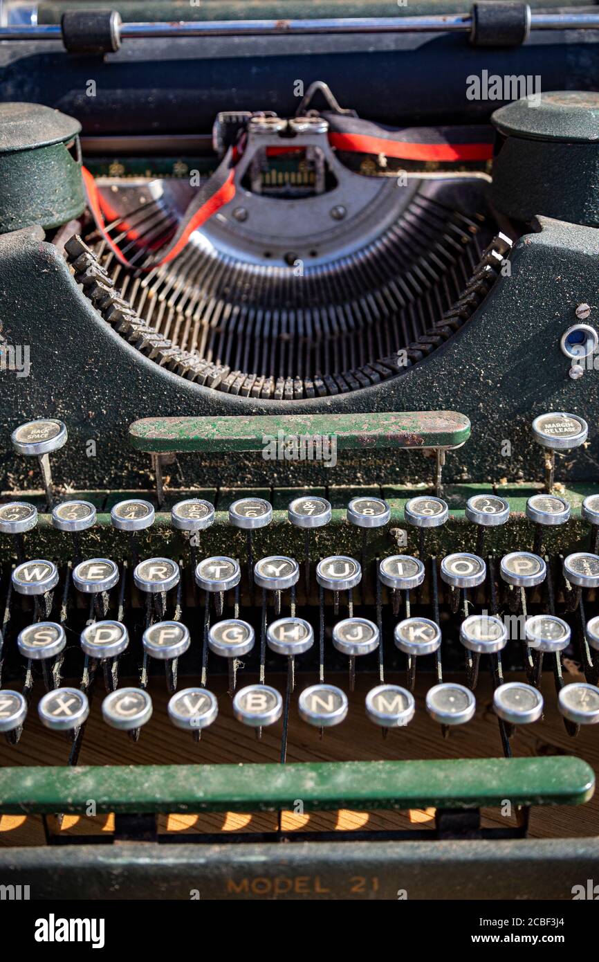 Machine à écrire, style rétro, à l'ancienne, narration, écriture ...