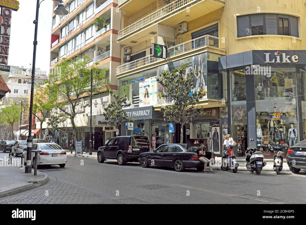 Hamra Street, dans le quartier de Hamra à Beyrouth, au Liban, est un ...