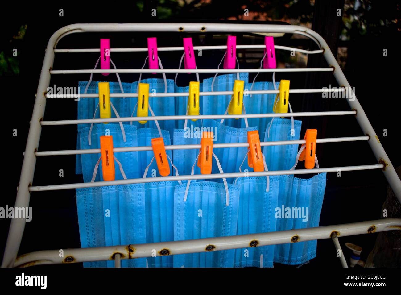 Pendu par les pieds Banque de photographies et d’images à haute ...