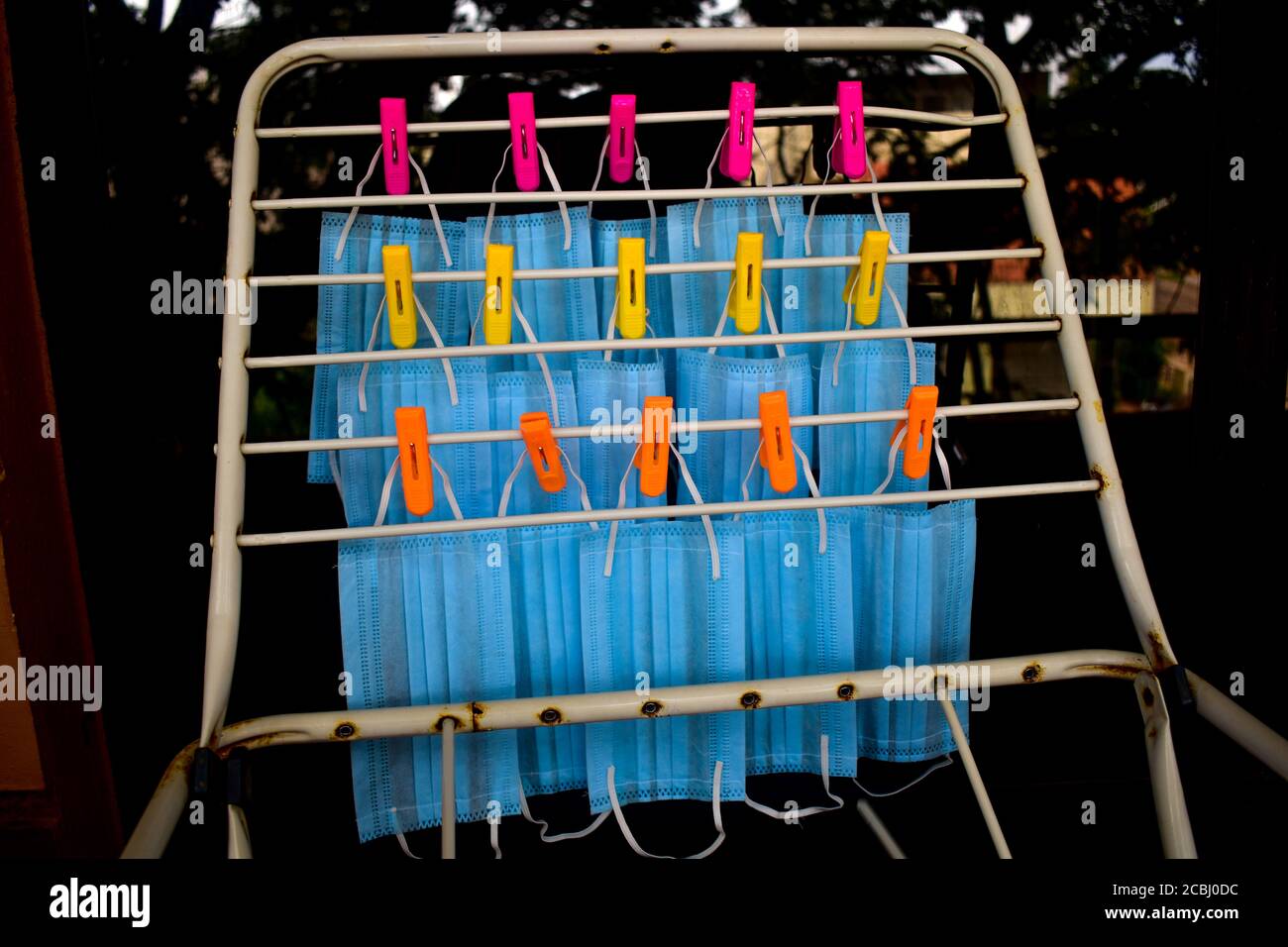 Pendu par les pieds Banque de photographies et d’images à haute ...