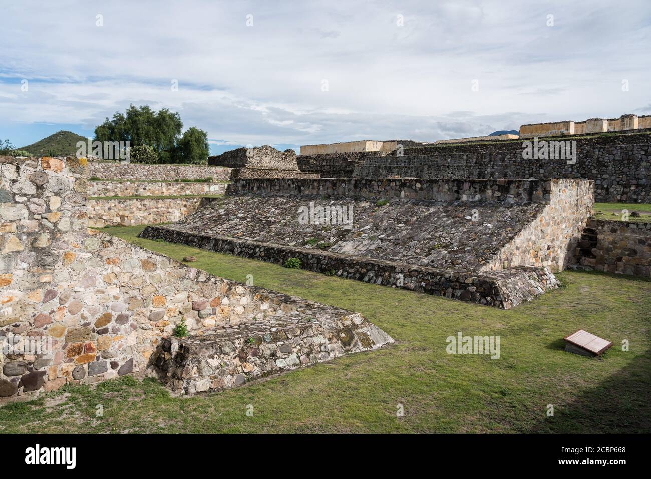 Le terrain de balle des ruines de Zapotec de Yagul est le plus grand ...