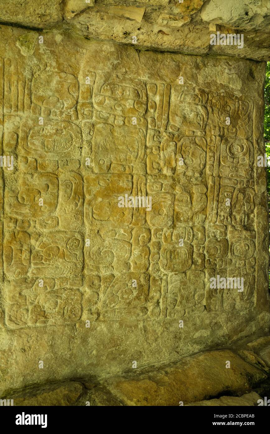 Calcaire maya linteau yaxchilan Banque de photographies et d’images à ...