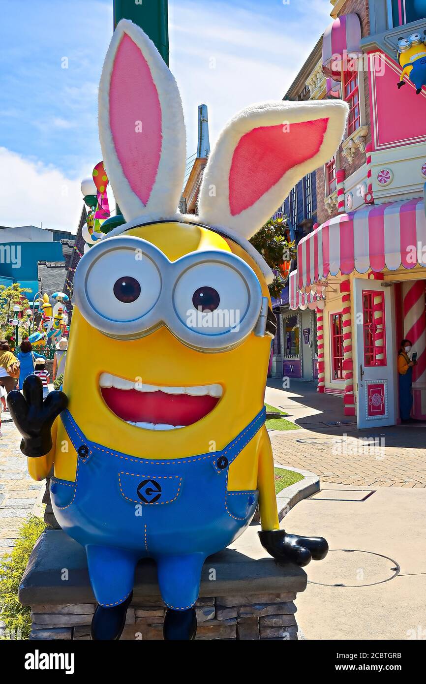 Statue de HAPPY MINION dans Universal Studios Japan.les Minions sont du ...
