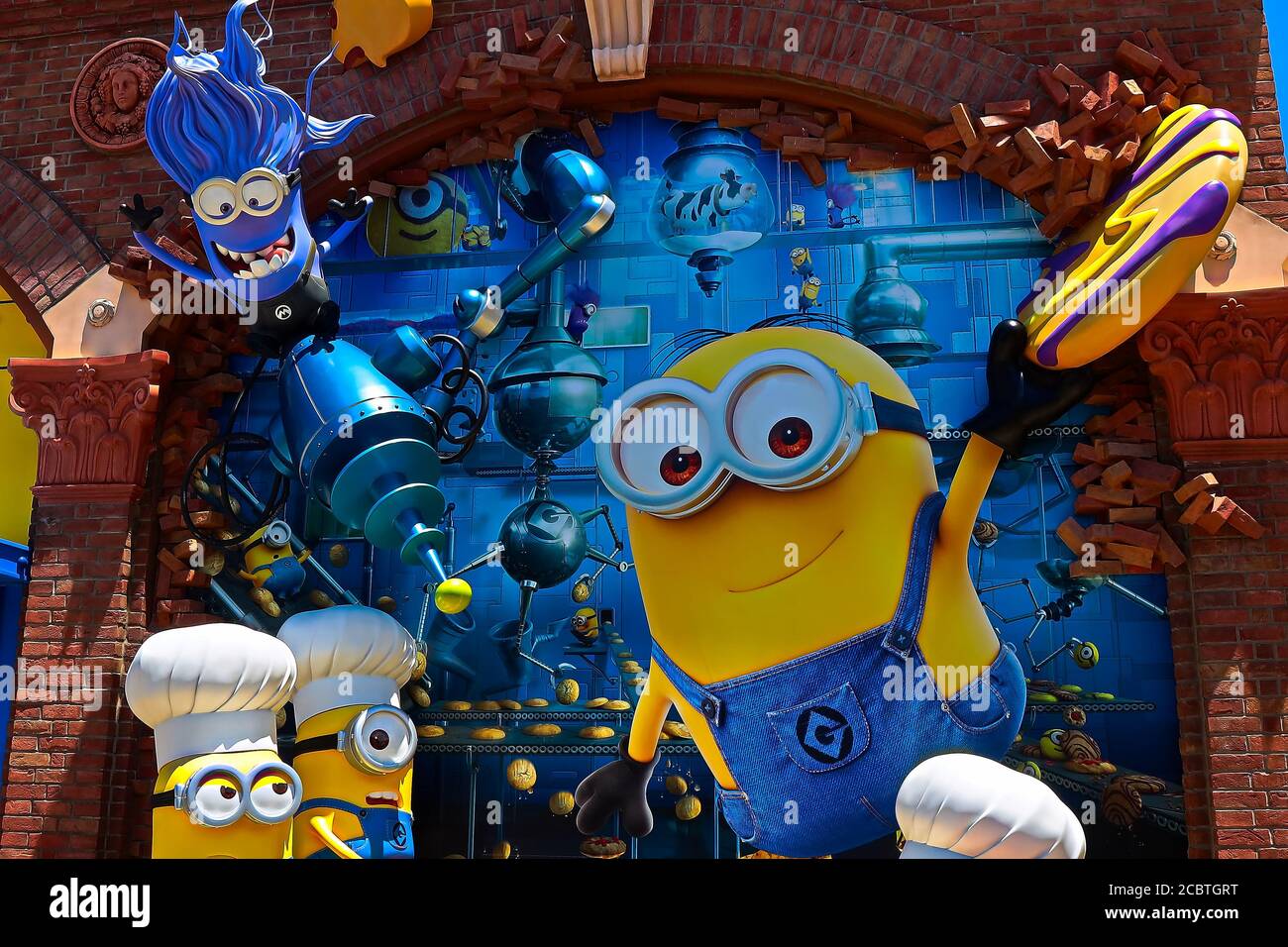 Statue de HAPPY MINION dans Universal Studios Japan.les Minions sont du ...