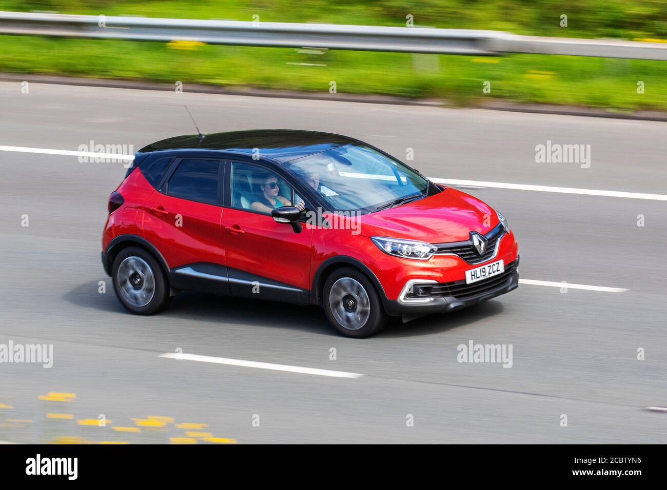 Renault captur rouge Banque de photographies et d’images à haute ...