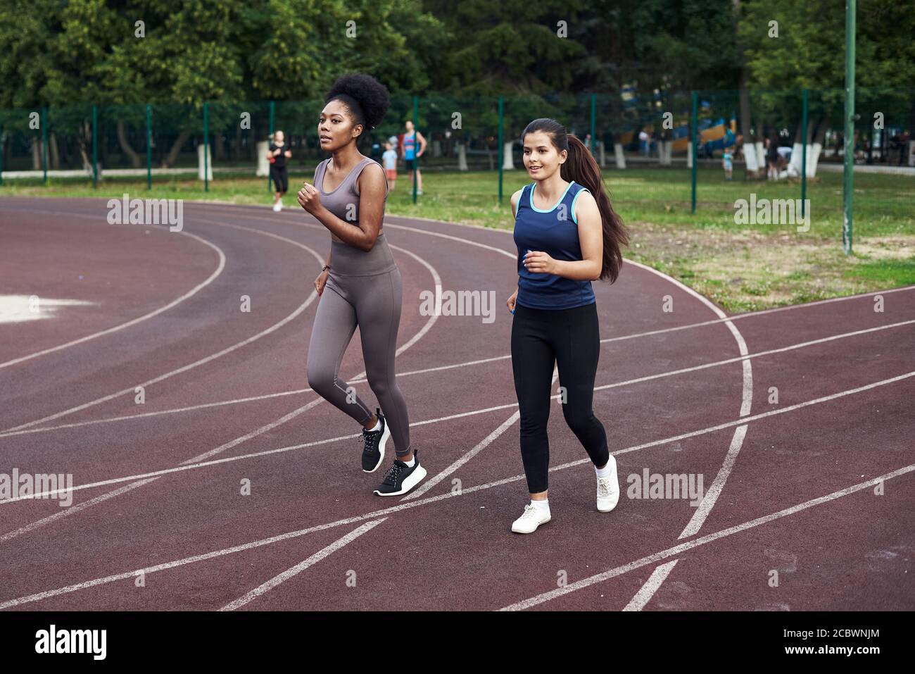 Course De Fille Courir Banque d'image et photos - Alamy
