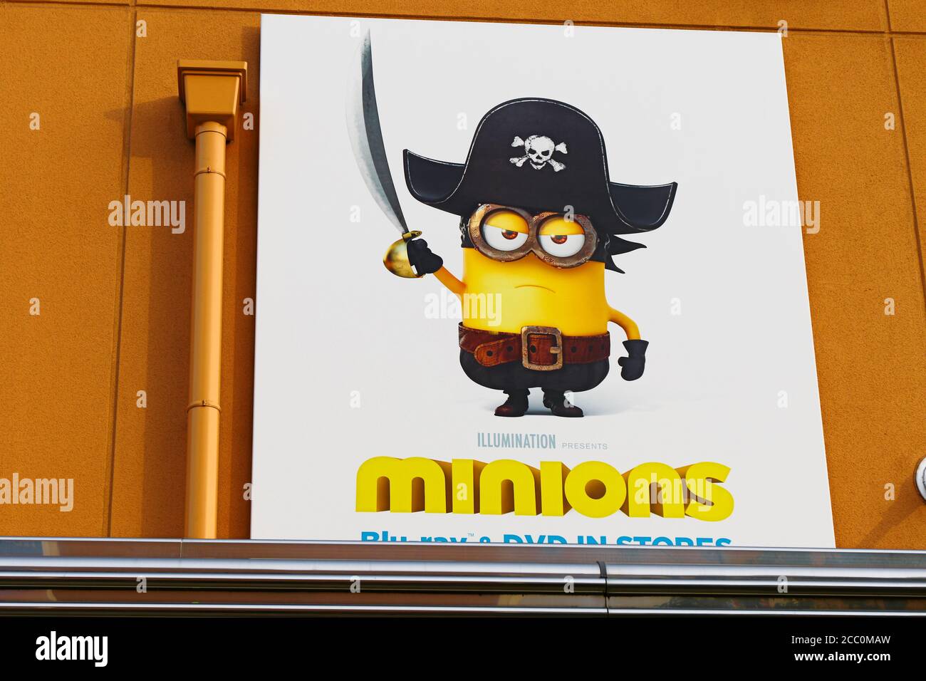Photo de l'affiche murale « HAPPY MINION », située à Universal Studios ...
