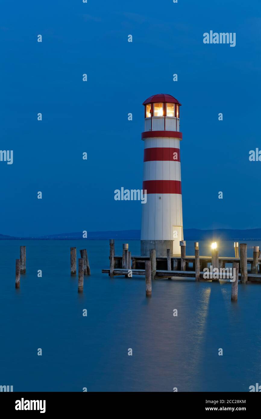 Vue sur le lac de neusiedl au lac de neusiedl le lac de neusiedl Banque ...
