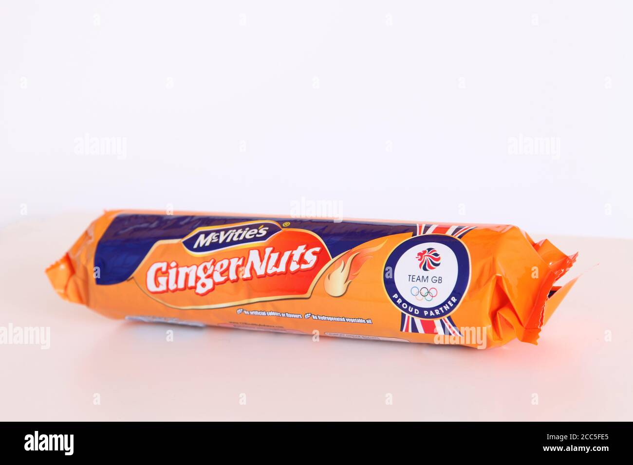 Mcvities ginger nuts biscuits Banque de photographies et d’images à ...