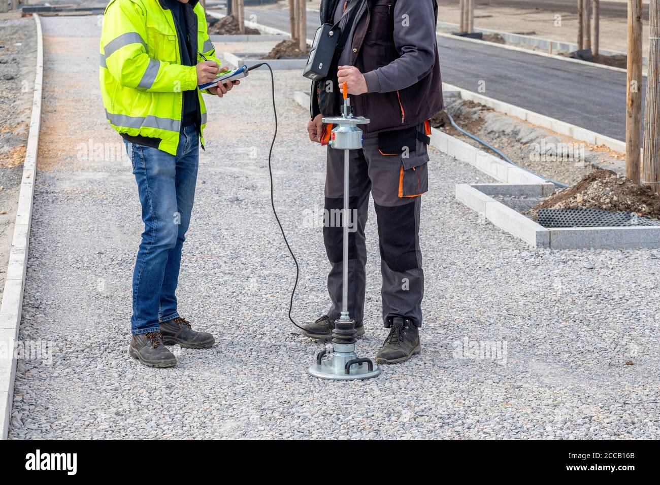 Déflectomètre léger utilisé dans les essais de terrassement pour ...