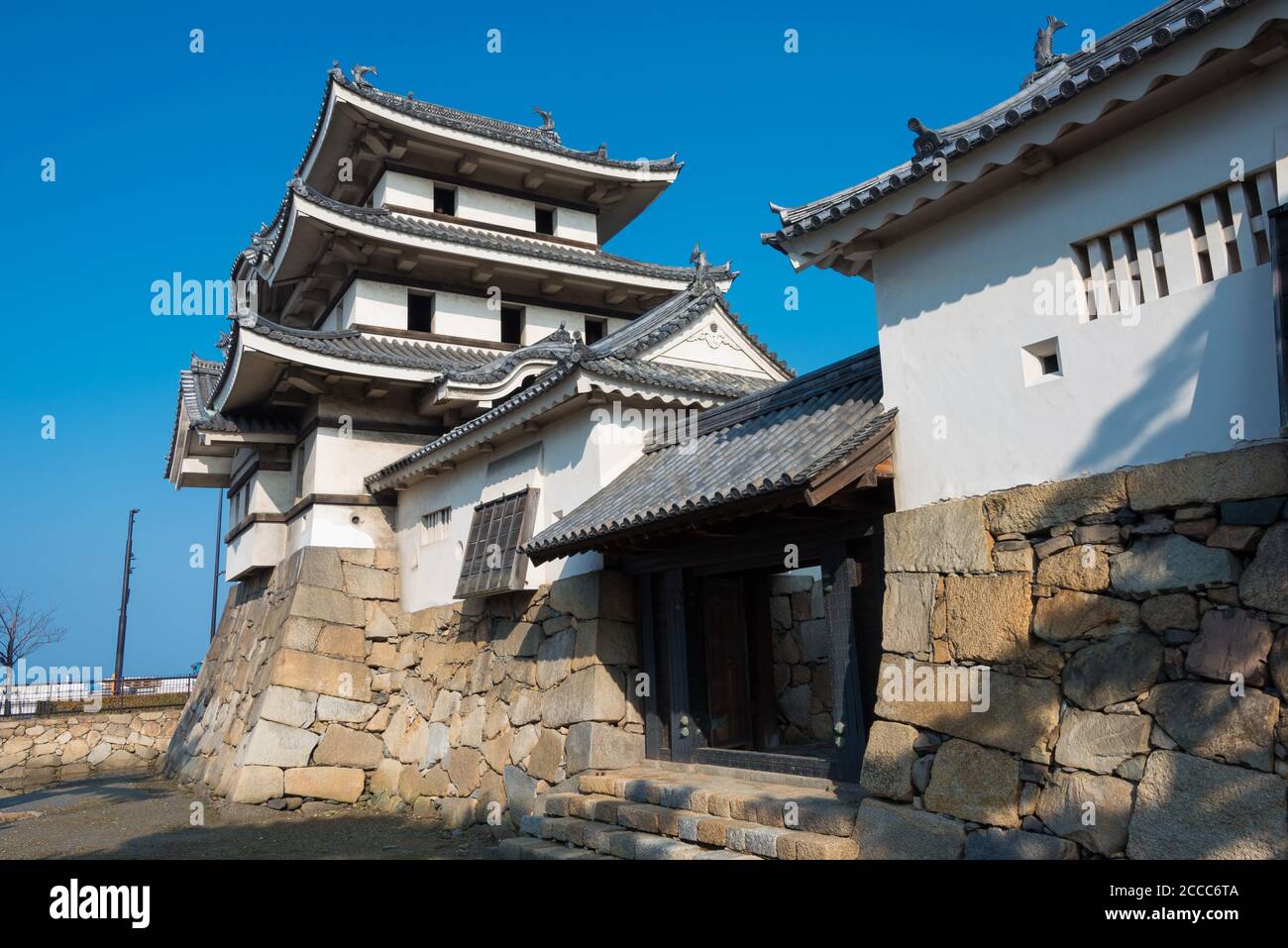 L'Ushitora yagura au château de Takamatsu (parc Tamamo) à Takamatsu ...