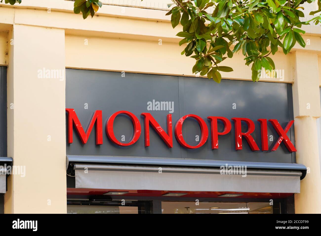 Logo monoprix Banque de photographies et d’images à haute résolution ...