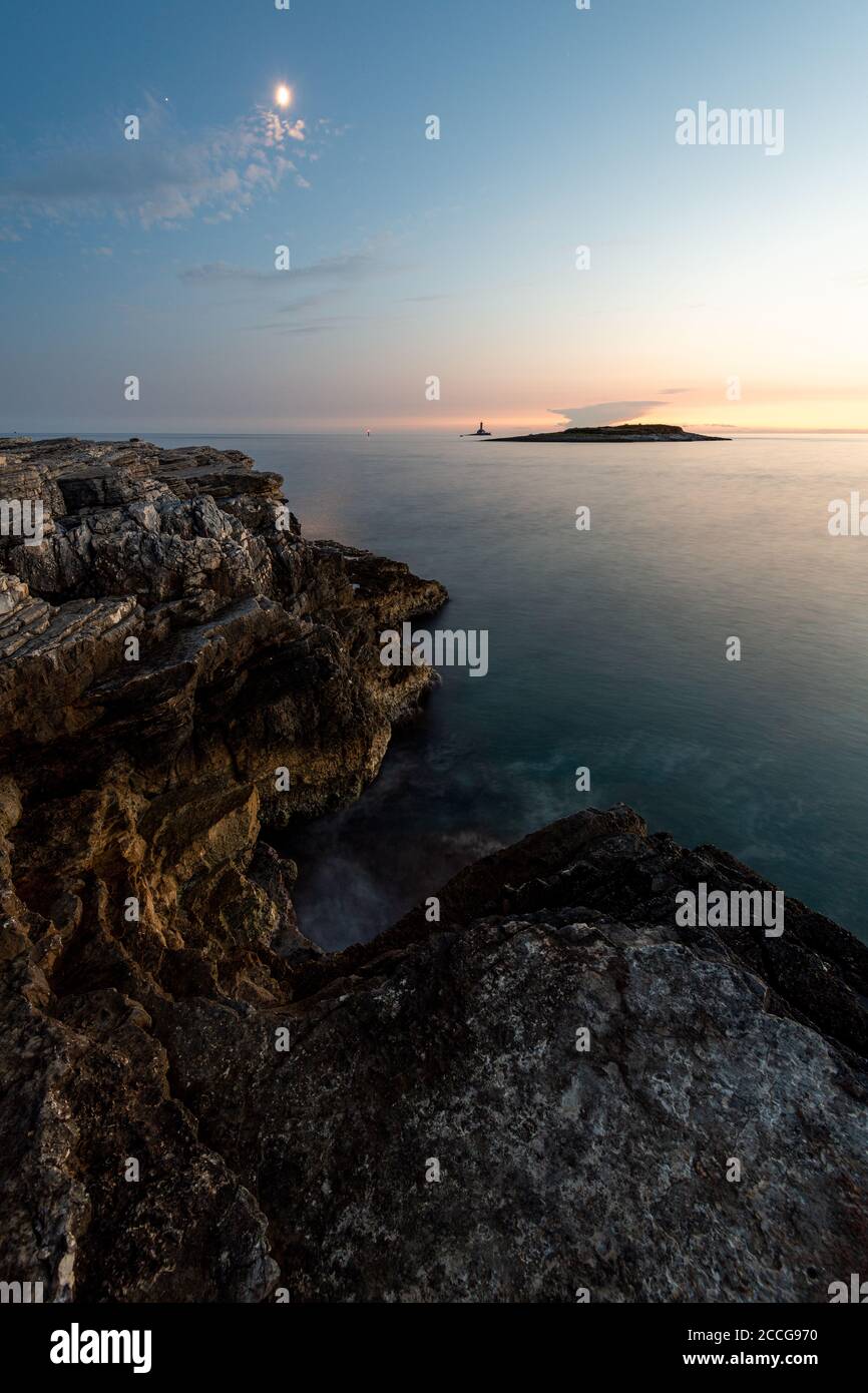 Falaises du cap kamenjak Banque de photographies et d’images à haute ...