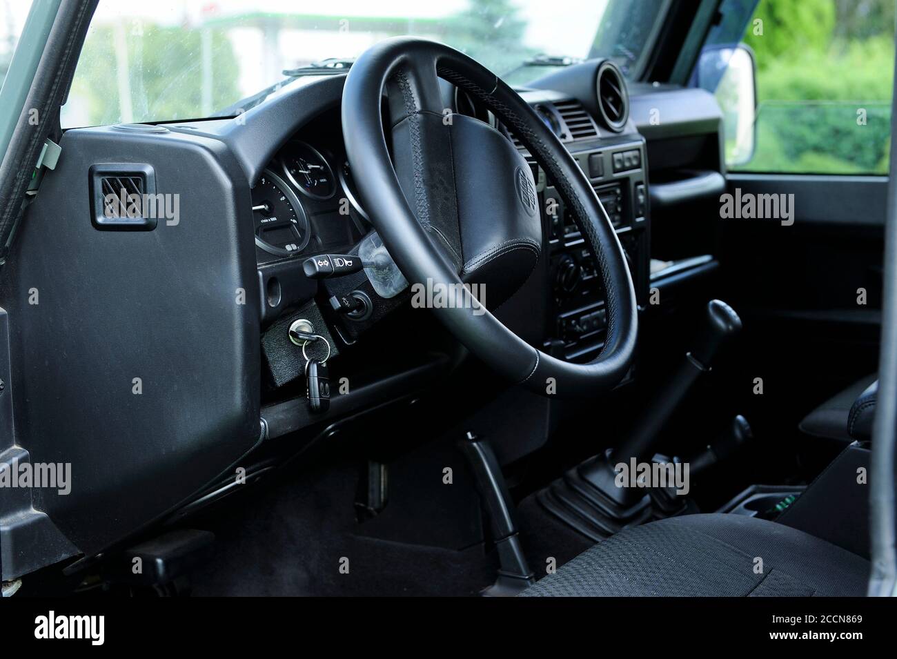 Land rover defender 90 Banque de photographies et d’images à haute ...