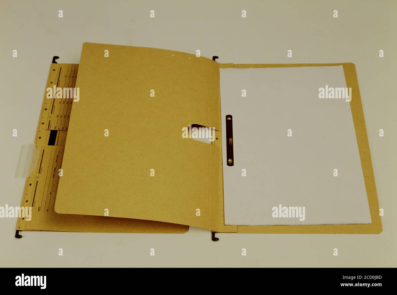 Dossiers de documents, dossiers de différentes couleurs et épaisseurs ...