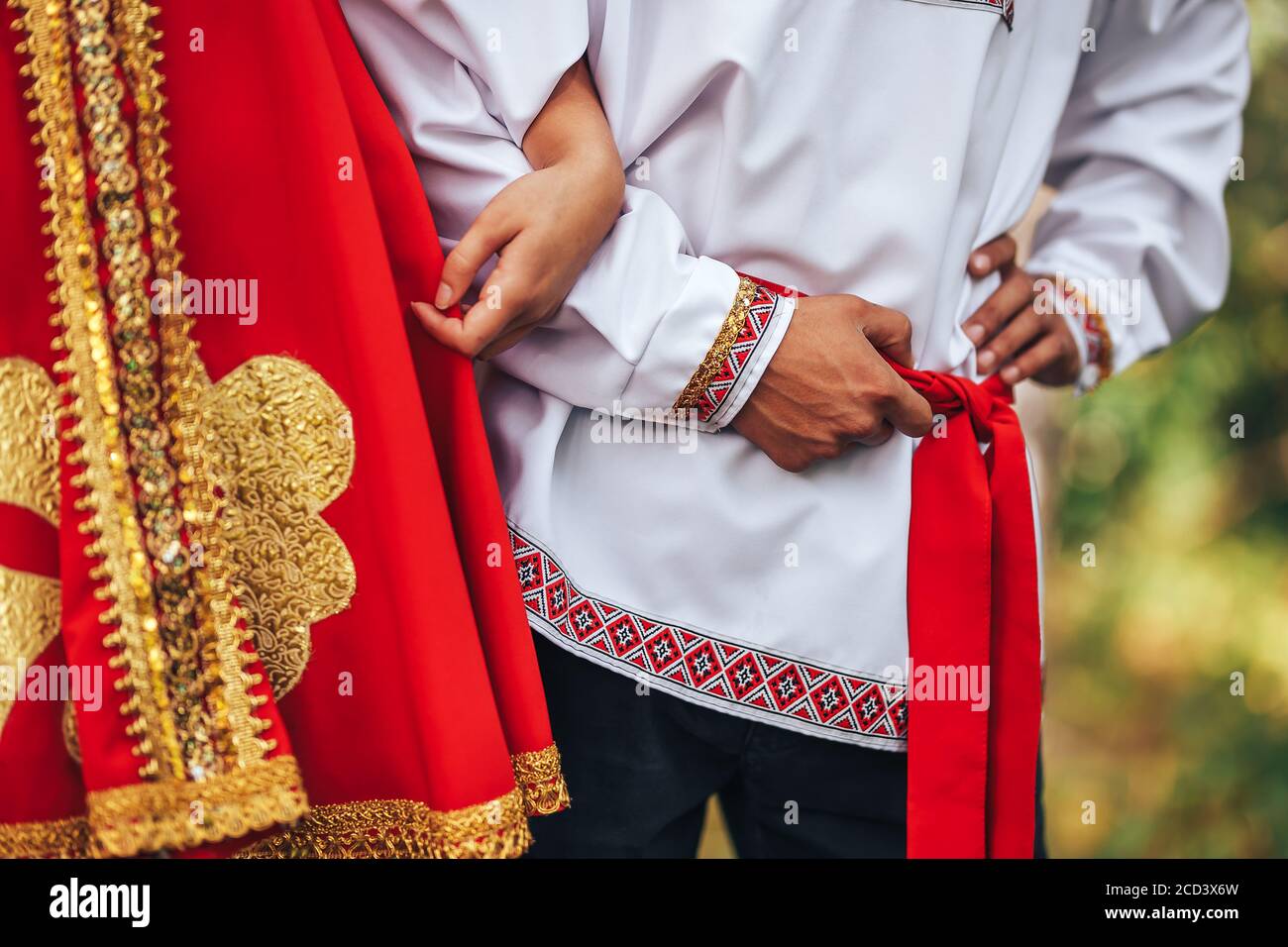 Russian couple in traditional costume Banque de photographies et d ...