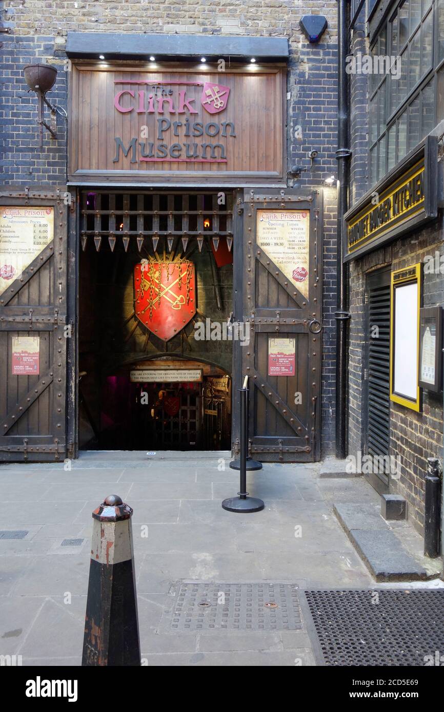 Entrance to the clink prison museum Banque de photographies et d’images ...